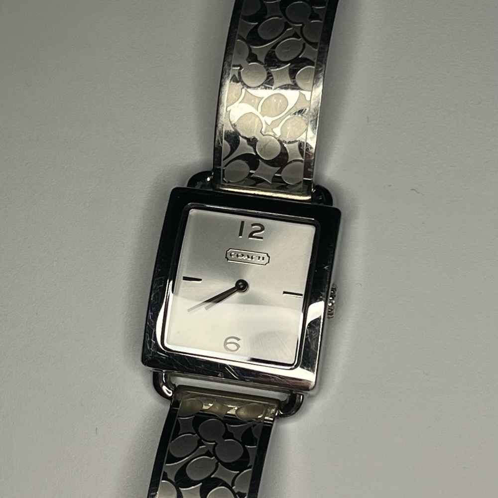 Coach Signature Silver Bracelet Watch - Gem